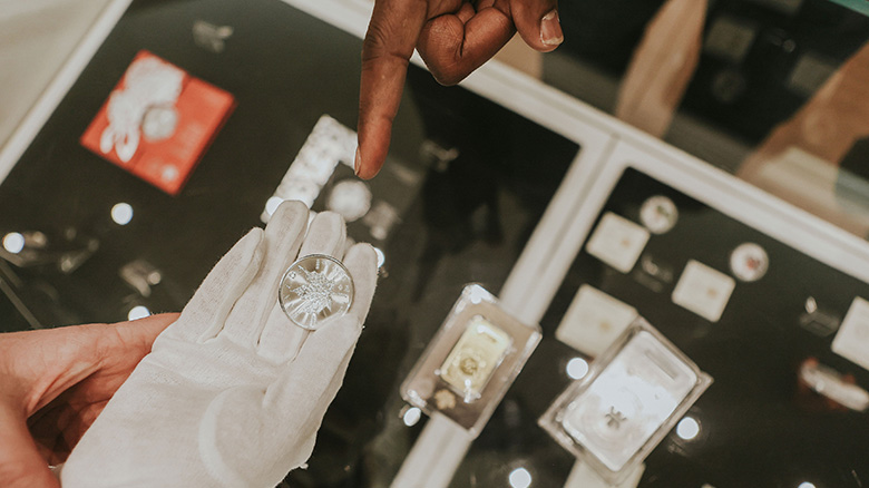 Buying Bullion | The Royal Canadian Mint